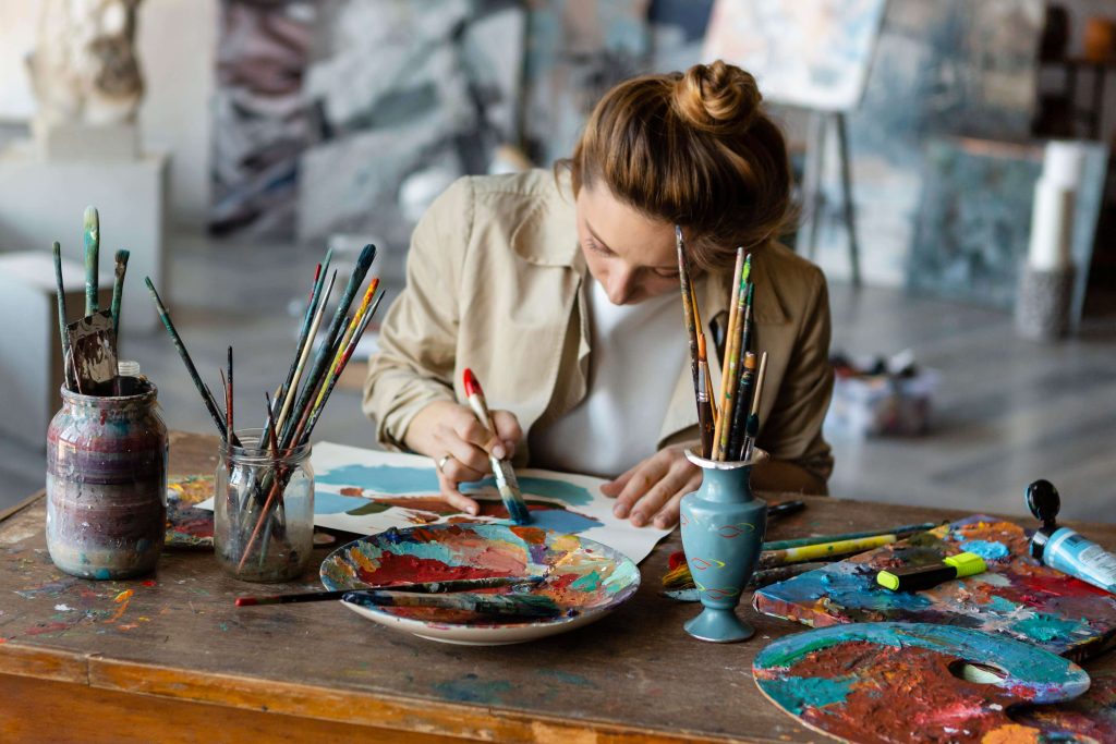 Ce putem gasi in atelierul unui pictor - Pictorshop Blog - Informatii ...