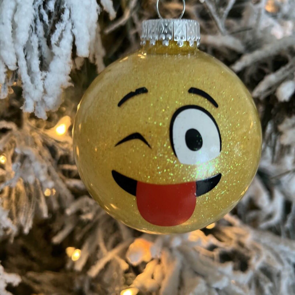 Cum sa decorez globulete de sticla pentru Craciun - Pictorshop Blog ...